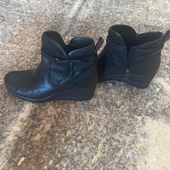 UGG | Shoes | Ugg Booties | Poshmark